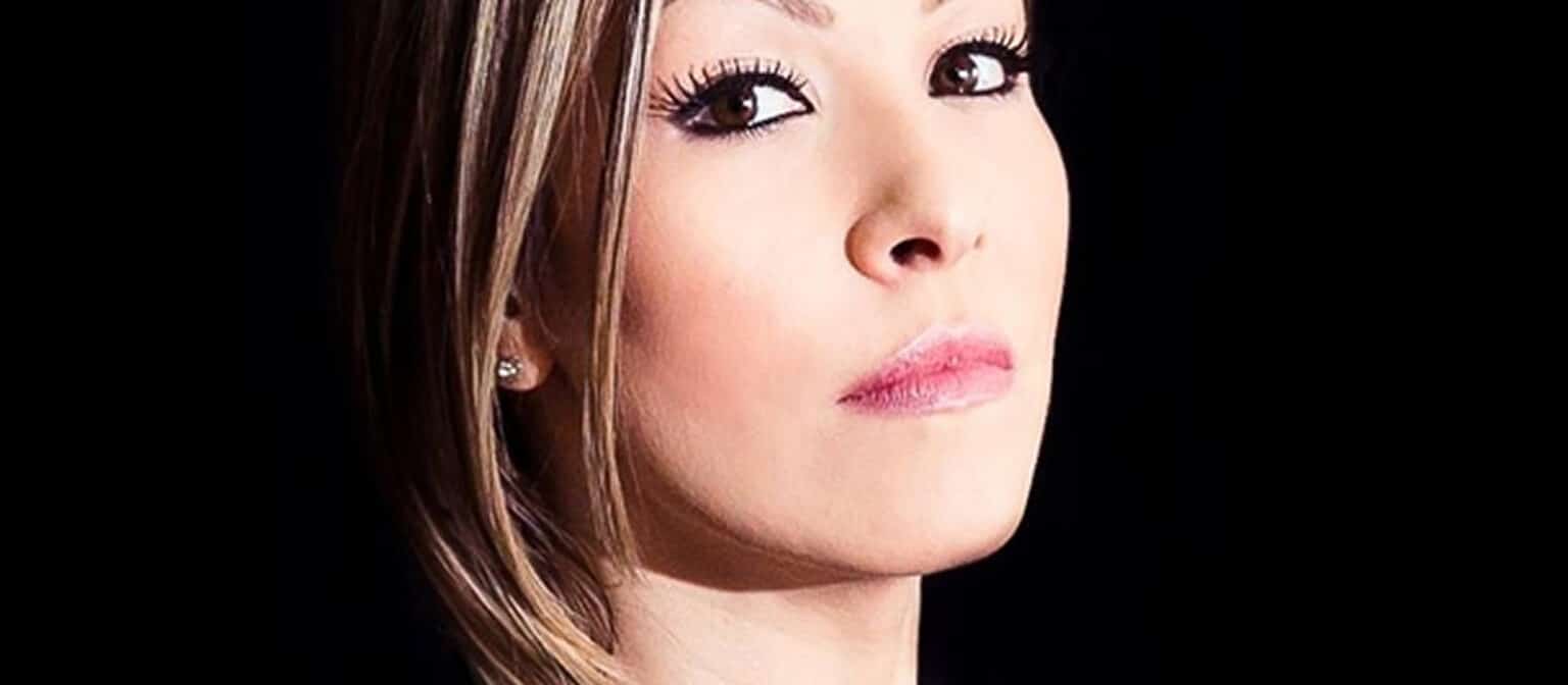 Candy Cox – Beats2dance Radio